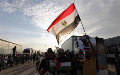 Primeiros estrangeiros deixam Gaza em direção ao Egito Último momento