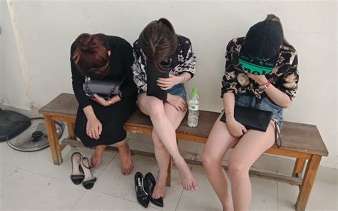 DÂN CHƠI THÁC LOẠN MA TÚY tin tức Mới nhất Cảnh sát đột kích quán bar