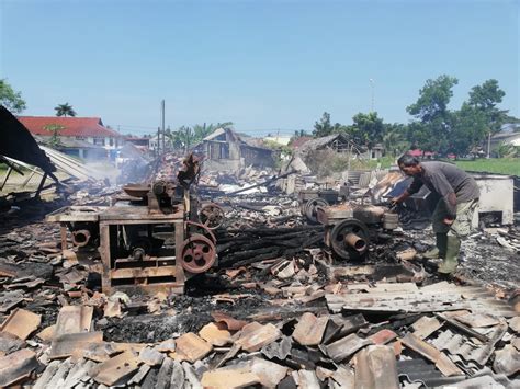 Gudang Produksi Bakso Ludes Terbakar Kerugian Ditaksir Capai Ratusan