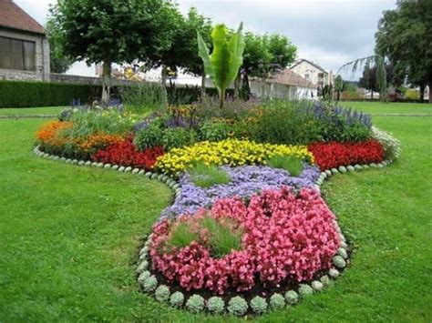 18 Flower Bed Ideas And Designs With Pictures Decor Or Design