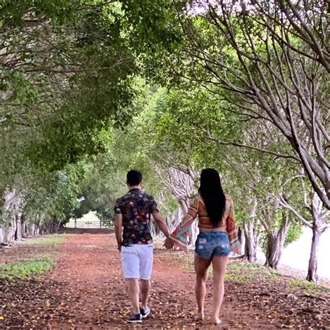 Zezé Di Camargo e Graciele Lacerda curtem férias na fazenda É o Amor