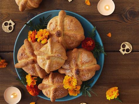 Y a todo esto por qué se llama pan de muerto Conoce el origen del