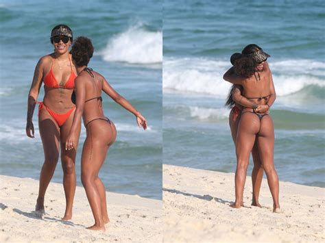Ludmilla e Brunna Gonçalves trocam carinhos e beijinhos em praia no Rio