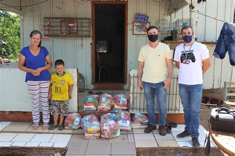 Entrega de doações da Campanha Boa Ação é Doação
