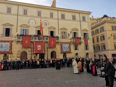Immacolata Il Papa Piange In Piazza Di Spagna Mentre Prega Per LUcraina
