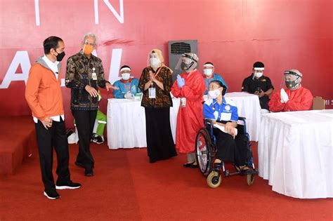 Sekretariat Kabinet Republik Indonesia Presiden Tinjau Vaksinasi Bagi