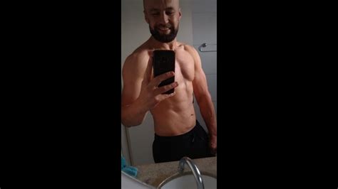 Evolução de 1 ano antes e depois academia treino musculação YouTube