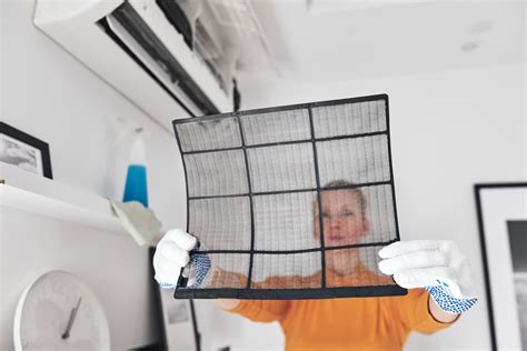 Cómo limpiar un filtro de aire acondicionado Carrier Acondi