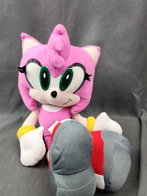 Sonic The HedgeHog Amy Rose Plush 14 Toy Network Sega Values MAVIN