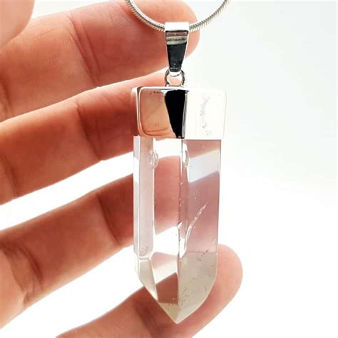 Colgante De Cuarzo Cristal Roca En Forma De Punta Montado En Plata