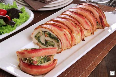 Rocambole De Frango Recheado Escarola