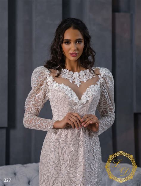 Robe De Mariée Fourreau Scintillante A Manches Bouffantes Robes de