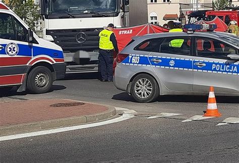 Tir ciągnął za sobą kobietę Makabryczny wypadek w Mrągowie ZDJĘCIA