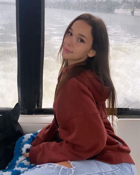 Ellie Leen