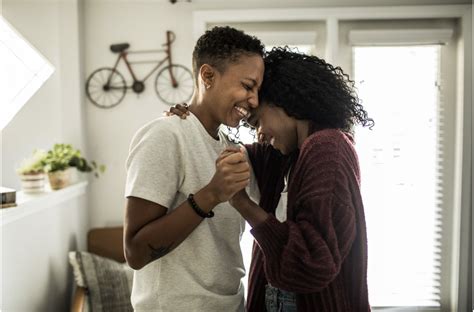 How To Explore Your Sexuality If Youre Queer Curious 21ninety