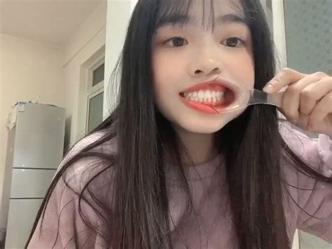 QQ2981922965 阿黑颜 啊嘿颜 アヘ顔 あへがお 아헤가오 崩坏脸 高潮脸 ahegao 翻白眼舌头 口腔