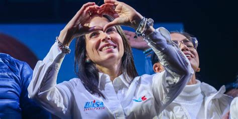 Conteo de votos en Ecuador refleja a Luisa González como favorita en