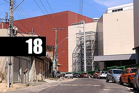 CORPO ESQUARTEJADO É ENCONTRADO EM PORTA MALAS DE CARRO LETRAS CV