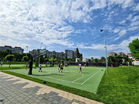 FOTO Cum arată parcul Liniei din București și ce poți face acolo