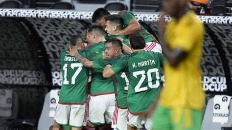Luis Chávez marca golazo de tiro libre Selección Mexicana vence a