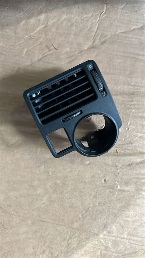 Dysza Powietrza OE 1J1819703E2AQ VAG VW Kratka Nawiewu Golf IV 97