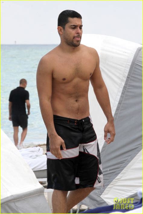 Wilmer Valderrama Shirtless In Miami Photo 2730288 Shirtless