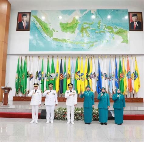 Menteri Dalam Negeri Mendagri Muhammad Tito Karnavian Secara Resmi