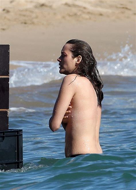 Naked Marion Cotillard Added By Jyvvincent