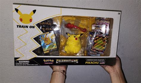 Coffret Pikachu Vmax C L Bration Cartes Pok Mon Kaufen Auf Ricardo