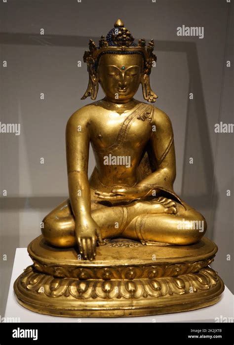 Estatua del Buda Shakyamuni el fundador de la religión budista Fecha
