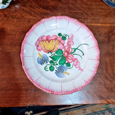 Proantic Islettes Assiette Emaill E Aux Fleurs En Fa Ence Epoque D
