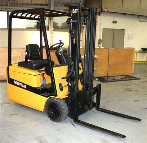 Chariot Elevateur Caterpillar Ep16kt 1600 Kg