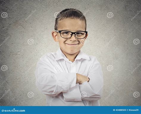 Petit Garçon Sûr Heureux Petit Homme Image stock Image du éducation