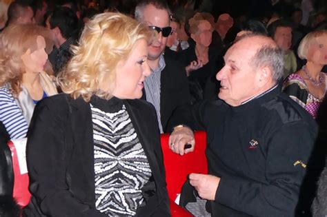 Niko me voleo nije kao što si ti Snežana Đurišić pre Vanje volela je
