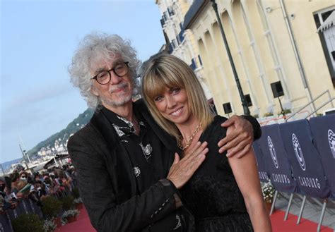Photo Louis Bertignac Et Sa Compagne Laetitia Brichet Tapis Rouge