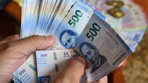 Peso Registra su Mejor Año en Más de Tres Décadas Cómo le Irá en 2024