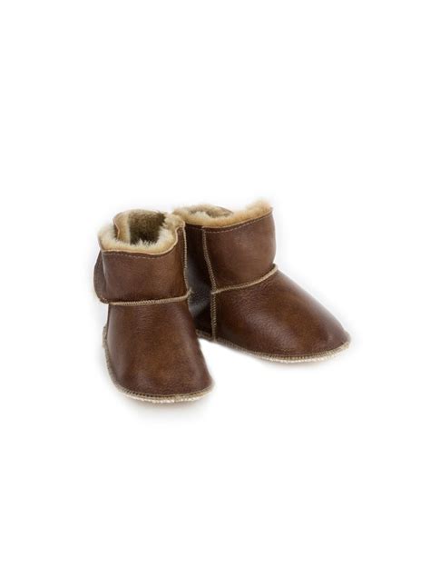 Chaussons bébé fourrés en peau d Agneau double face caramel