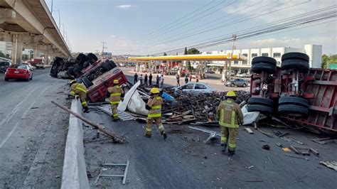 Autopista México Puebla volcadura de tráiler bloquea la circulación
