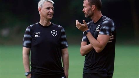Botafogo Anuncia Tiago Nunes Como Novo Treinador Folha Do Estado Da Bahia