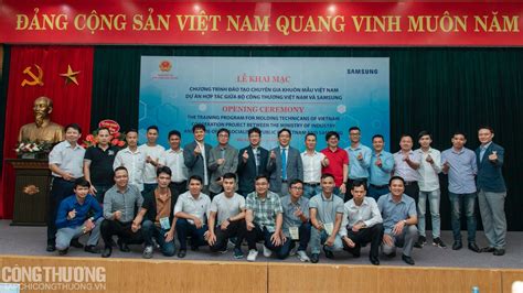 Lời giải cho bài toán nhân lực ngành khuôn mẫu tại Việt Nam
