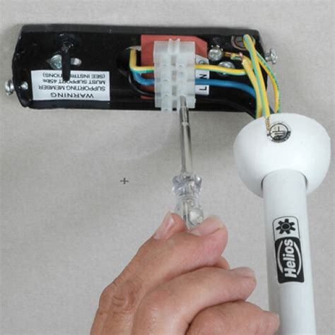 Comment Installer Un Ventilateur De Plafond