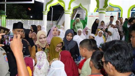 Kunjungi Masjid Al Hanif Wali Kota Dr Susanti Ajak Jamaah Rawat