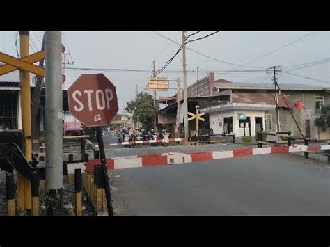 Kompilasi Palang Pintu Kereta Api Ditegal Railroad Crossing In