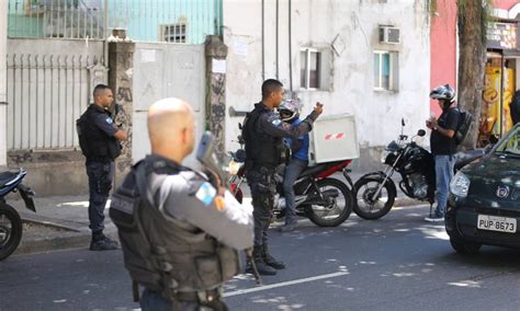 Tiroteios Em Cinco Favelas UPPs Assustam Moradores Nesta Sexta