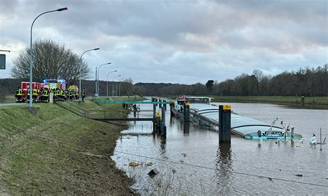 Lathen Binnenschiff Sinkt Vor Schleuse Hilter Was Los In