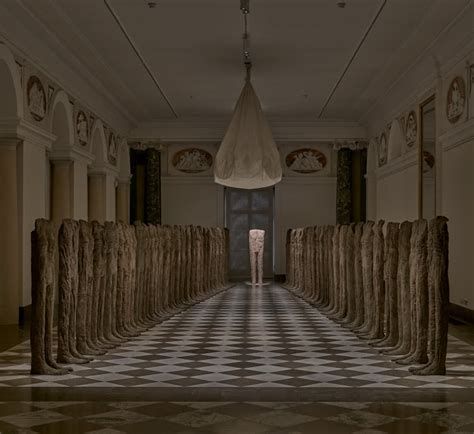 Wystawa Na Zamku Kr Lewskim W Warszawie Abakanowicz Konfrontacje