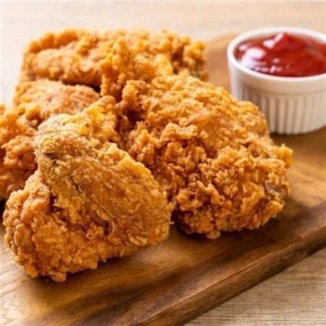 Muy delicioso crujiente y facilísimo pollo frito casero en 3 pasos