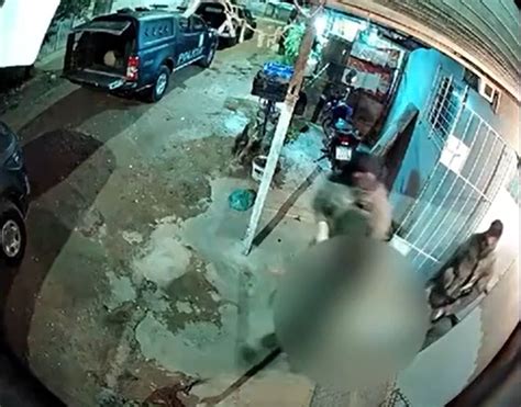 Justiça solta PMs presos por operação em que policiais invadiram casa e