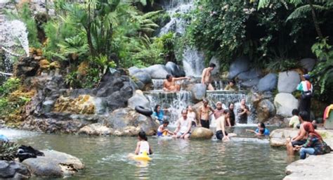 Kunjungan Wisatawan Ke Air Panas Sari Ater Ciater Subang Alami