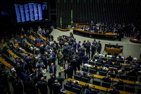 Câmara aprova projeto que aumenta pena para feminicídio